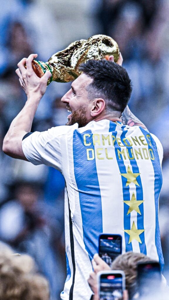 Wallpapers de Leo Messi levantando la Copa Mundial - hiperblogs